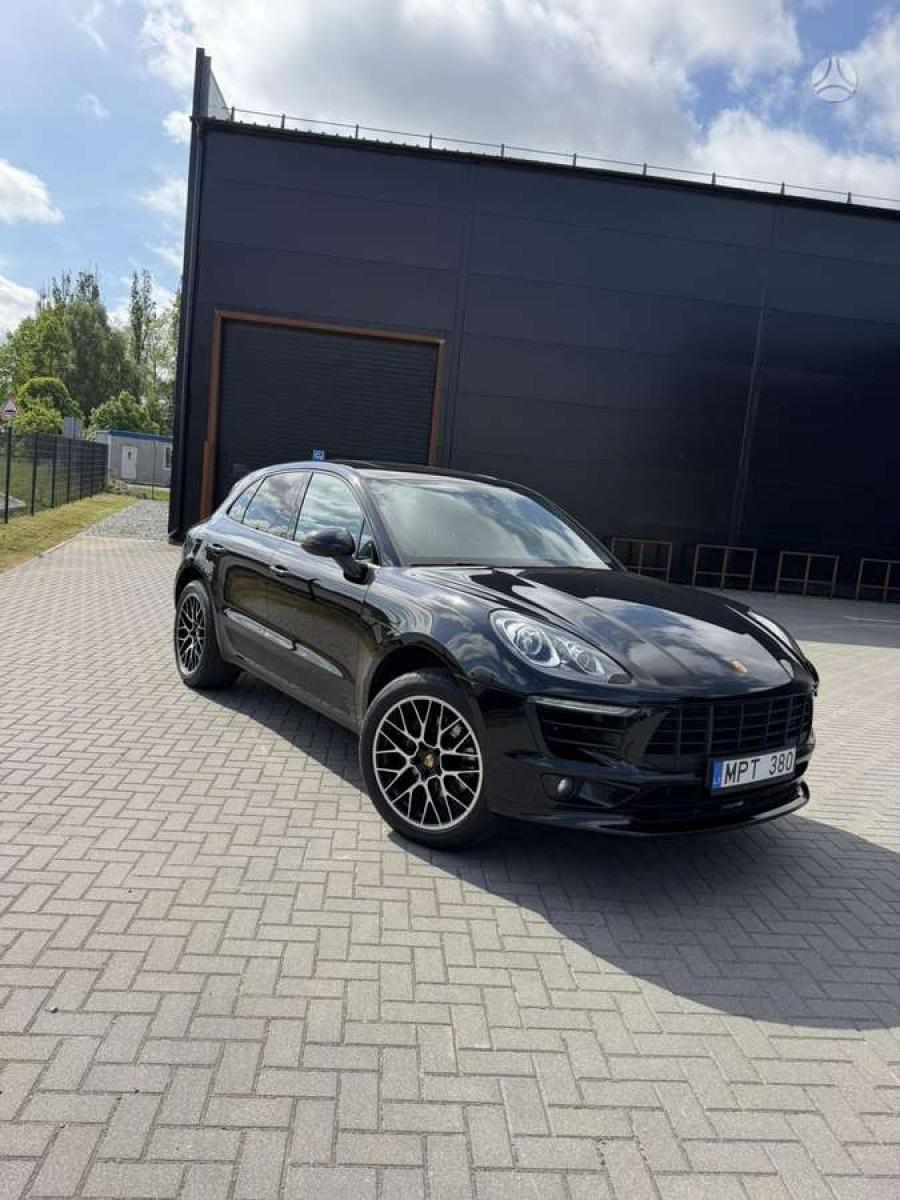Black Porsche Macan 2018 in Klaipeda, with an engine capacity of 1.98 L and mileage of 114 thousand km for 27000 €, photo 9 on AUTOMOTO.COM.LV