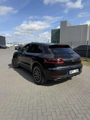 Black Porsche Macan 2018 in Klaipeda, with an engine capacity of 1.98 L and mileage of 114 thousand km for 27000 €, photo 10 on AUTOMOTO.COM.LV