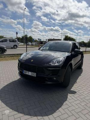 Black Porsche Macan 2018 in Klaipeda, with an engine capacity of 1.98 L and mileage of 114 thousand km for 27000 €, photo 11 on AUTOMOTO.COM.LV