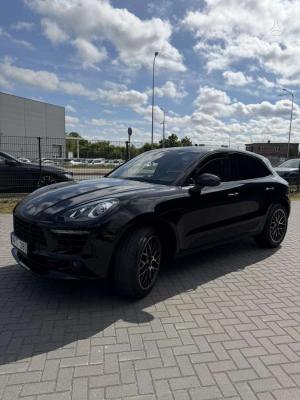 Black Porsche Macan 2018 in Klaipeda, with an engine capacity of 1.98 L and mileage of 114 thousand km for 27000 €, photo 12 on AUTOMOTO.COM.LV