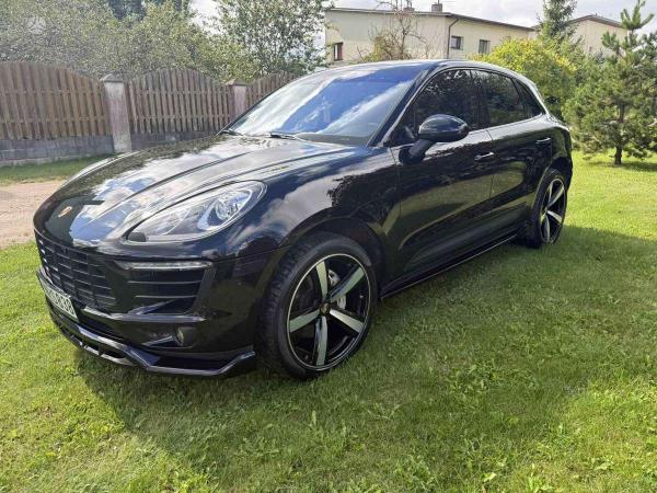 Black Porsche Macan 2018 in Vilnius, with an engine capacity of 3.00 L and mileage of 240 thousand km for 25500 €, photo 5 on AUTOMOTO.COM.LV