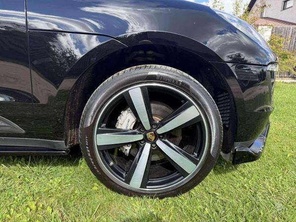 Black Porsche Macan 2018 in Vilnius, with an engine capacity of 3.00 L and mileage of 240 thousand km for 25500 €, photo 10 on AUTOMOTO.COM.LV