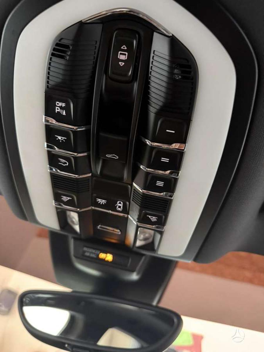 Melns Porsche Macan 2018 Viļņa, ar dzinēja tilpumu 3.00 L un nobraukumu 240 tūkst. km par 25500 €, foto 21 vietnē AUTOMOTO.COM.LV