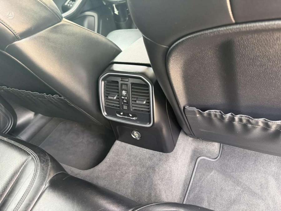 Melns Porsche Macan 2018 Viļņa, ar dzinēja tilpumu 3.00 L un nobraukumu 240 tūkst. km par 25500 €, foto 23 vietnē AUTOMOTO.COM.LV