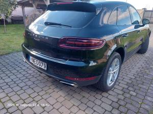 Black Porsche Macan 2018 in Vilnius, with an engine capacity of 1.98 L and mileage of 54 thousand km for 29900 €, photo 4 on AUTOMOTO.COM.LV