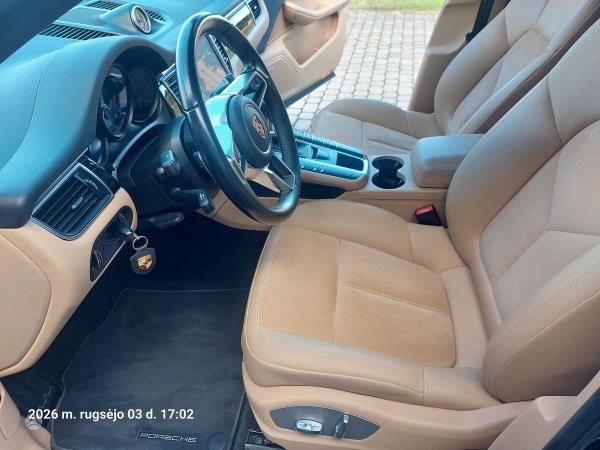 Black Porsche Macan 2018 in Vilnius, with an engine capacity of 1.98 L and mileage of 54 thousand km for 29900 €, photo 9 on AUTOMOTO.COM.LV
