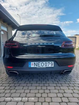 Black Porsche Macan 2018 in Vilnius, with an engine capacity of 1.98 L and mileage of 54 thousand km for 29900 €, photo 11 on AUTOMOTO.COM.LV