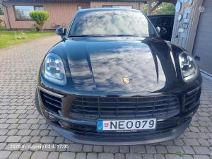 Black Porsche Macan 2018 in Vilnius, with an engine capacity of 1.98 L and mileage of 54 thousand km for 29900 €, photo 12 on AUTOMOTO.COM.LV
