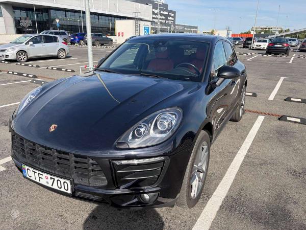 Black Porsche Macan 2018 in Vilnius, with an engine capacity of 1.98 L and mileage of 131 thousand km for 28500 €, photo 3 on AUTOMOTO.COM.LV