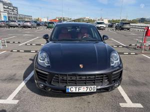 Black Porsche Macan 2018 in Vilnius, with an engine capacity of 1.98 L and mileage of 131 thousand km for 28500 €, photo 4 on AUTOMOTO.COM.LV