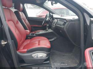 Black Porsche Macan 2018 in Vilnius, with an engine capacity of 1.98 L and mileage of 131 thousand km for 28500 €, photo 25 on AUTOMOTO.COM.LV