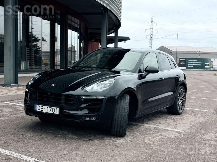 Black Porsche Macan 2018 in Riga, with an engine capacity of 3.00 L and mileage of 112 thousand km for 40400 €, photo 1 on AUTOMOTO.COM.LV