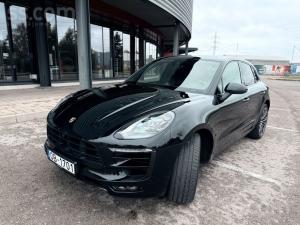 Black Porsche Macan 2018 in Riga, with an engine capacity of 3.00 L and mileage of 112 thousand km for 40400 €, photo 8 on AUTOMOTO.COM.LV