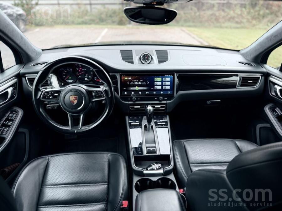 Black Porsche Macan 2018 in Riga, with an engine capacity of 3.00 L and mileage of 112 thousand km for 40400 €, photo 11 on AUTOMOTO.COM.LV