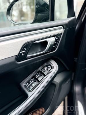 Black Porsche Macan 2018 in Riga, with an engine capacity of 3.00 L and mileage of 112 thousand km for 40400 €, photo 13 on AUTOMOTO.COM.LV