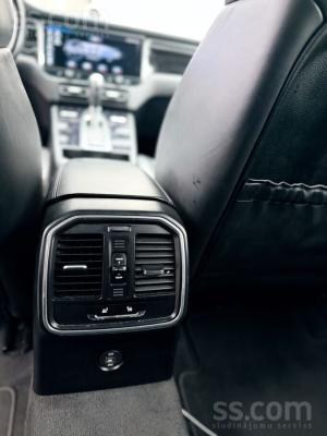Black Porsche Macan 2018 in Riga, with an engine capacity of 3.00 L and mileage of 112 thousand km for 40400 €, photo 15 on AUTOMOTO.COM.LV