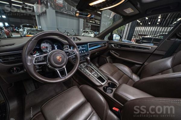 Black Porsche Macan 2019 in Riga, with an engine capacity of 3.00 L and mileage of 108 thousand km for 68000 €, photo 7 on AUTOMOTO.COM.LV