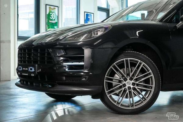 Black Porsche Macan 2019 in Marijampole, with an engine capacity of 3.00 L and mileage of 81 thousand km for 44450 €, photo 6 on AUTOMOTO.COM.LV