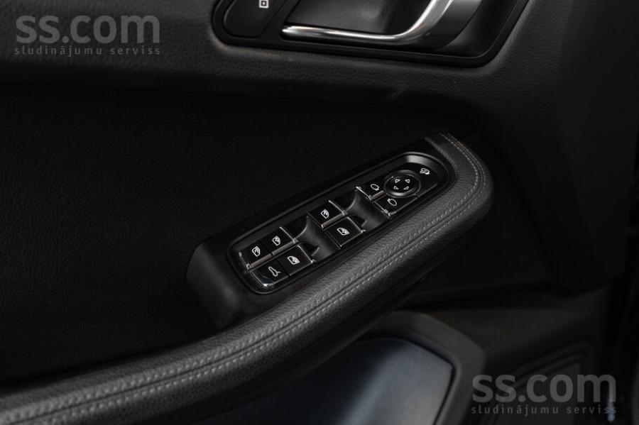 Melns Porsche Macan 2019 Rīga, ar dzinēja tilpumu 2.00 L un nobraukumu 118 tūkst. km par 35900 €, foto 16 vietnē AUTOMOTO.COM.LV