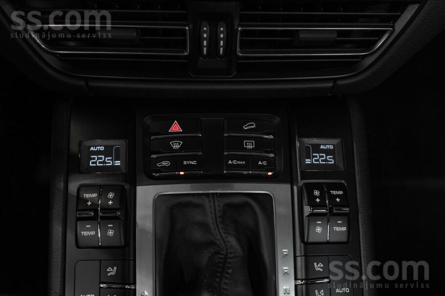 Melns Porsche Macan 2019 Rīga, ar dzinēja tilpumu 2.00 L un nobraukumu 118 tūkst. km par 35900 €, foto 28 vietnē AUTOMOTO.COM.LV