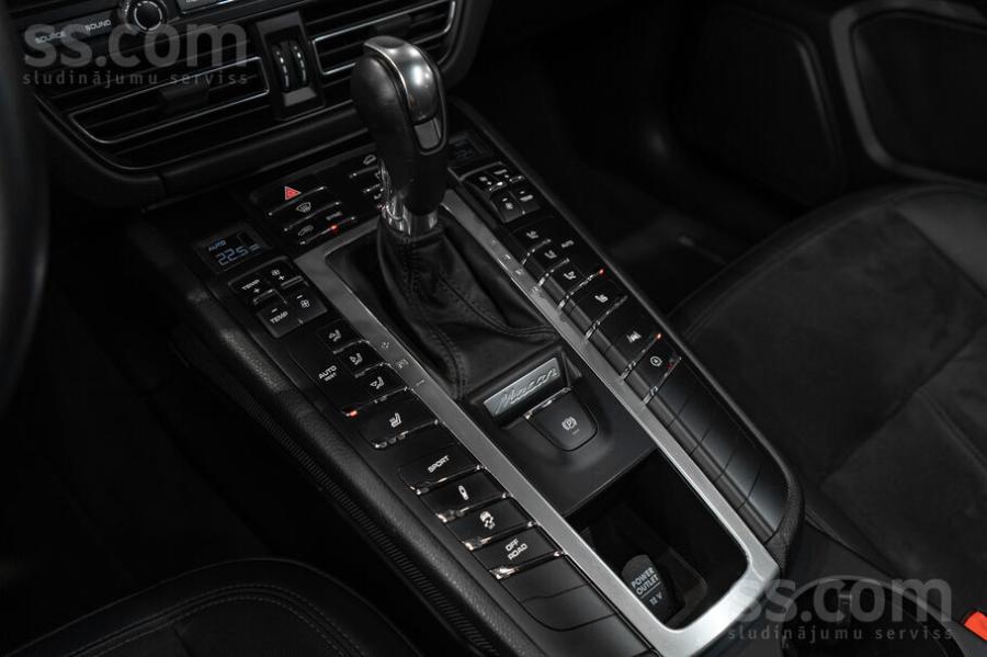 Melns Porsche Macan 2019 Rīga, ar dzinēja tilpumu 2.00 L un nobraukumu 118 tūkst. km par 35900 €, foto 29 vietnē AUTOMOTO.COM.LV