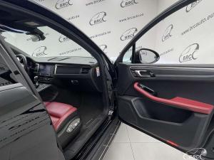 Black Porsche Macan 2019 in Vilnius, with an engine capacity of 1.98 L and mileage of 118 thousand km for 32900 €, photo 10 on AUTOMOTO.COM.LV