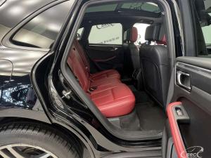 Black Porsche Macan 2019 in Vilnius, with an engine capacity of 1.98 L and mileage of 118 thousand km for 32900 €, photo 12 on AUTOMOTO.COM.LV