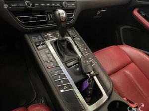 Black Porsche Macan 2019 in Vilnius, with an engine capacity of 1.98 L and mileage of 118 thousand km for 32900 €, photo 28 on AUTOMOTO.COM.LV