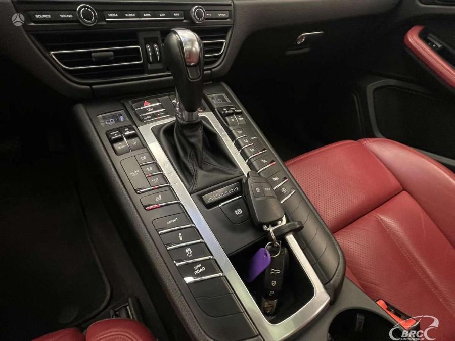Black Porsche Macan 2019 in Vilnius, with an engine capacity of 1.98 L and mileage of 118 thousand km for 32900 €, photo 28 on AUTOMOTO.COM.LV