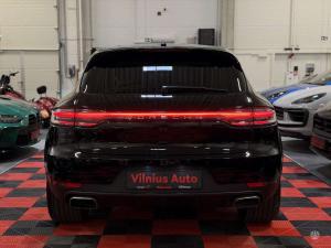 Black Porsche Macan 2019 in Vilnius, with an engine capacity of 1.98 L and mileage of 154 thousand km for 34990 €, photo 6 on AUTOMOTO.COM.LV