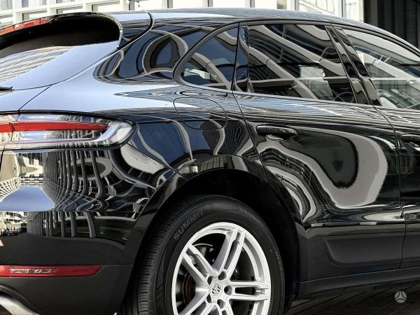 Melns Porsche Macan 2019 Viļņa, ar dzinēja tilpumu 1.98 L un nobraukumu 135 tūkst. km par 35990 €, foto 6 vietnē AUTOMOTO.COM.LV