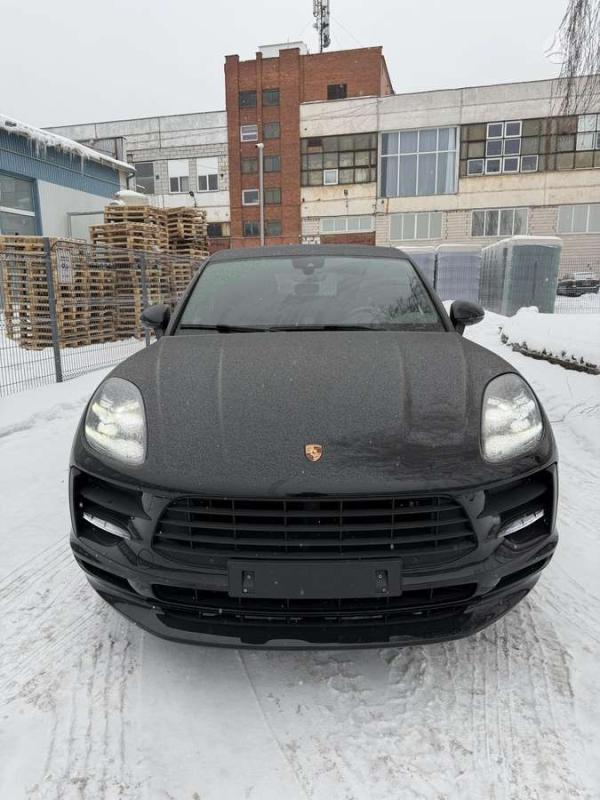 Melns Porsche Macan 2020 Kauņa, ar dzinēja tilpumu 1.98 L un nobraukumu 45 tūkst. km par 41500 €, foto 1 vietnē AUTOMOTO.COM.LV