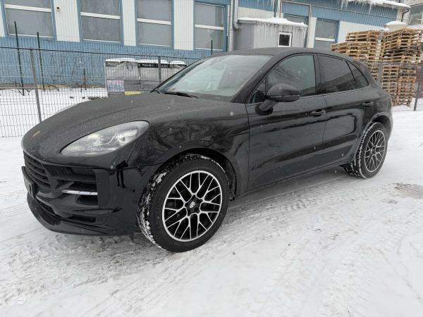Melns Porsche Macan 2020 Kauņa, ar dzinēja tilpumu 1.98 L un nobraukumu 45 tūkst. km par 41500 €, foto 3 vietnē AUTOMOTO.COM.LV