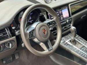 Melns Porsche Macan 2020 Viļņa, ar dzinēja tilpumu 3.00 L un nobraukumu 69 tūkst. km par 41000 €, foto 10 vietnē AUTOMOTO.COM.LV