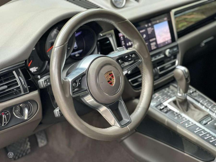 Melns Porsche Macan 2020 Viļņa, ar dzinēja tilpumu 3.00 L un nobraukumu 69 tūkst. km par 41000 €, foto 10 vietnē AUTOMOTO.COM.LV