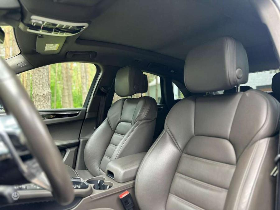 Melns Porsche Macan 2020 Viļņa, ar dzinēja tilpumu 3.00 L un nobraukumu 69 tūkst. km par 41000 €, foto 15 vietnē AUTOMOTO.COM.LV