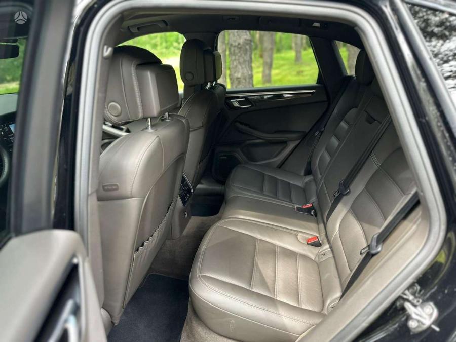Melns Porsche Macan 2020 Viļņa, ar dzinēja tilpumu 3.00 L un nobraukumu 69 tūkst. km par 41000 €, foto 21 vietnē AUTOMOTO.COM.LV