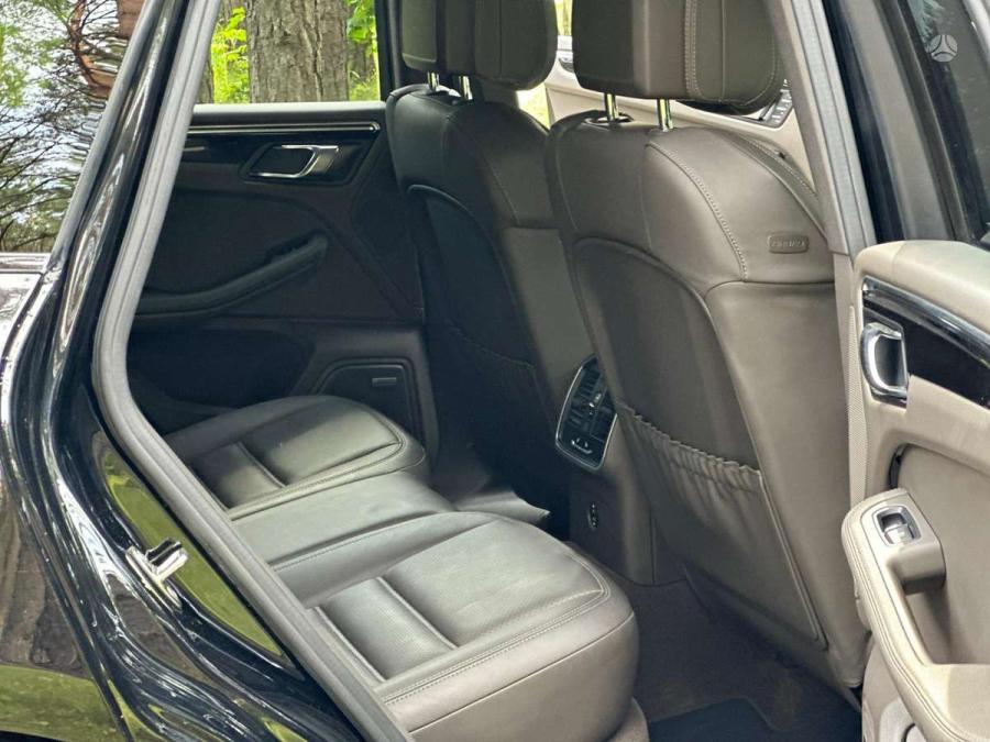 Melns Porsche Macan 2020 Viļņa, ar dzinēja tilpumu 3.00 L un nobraukumu 69 tūkst. km par 41000 €, foto 22 vietnē AUTOMOTO.COM.LV