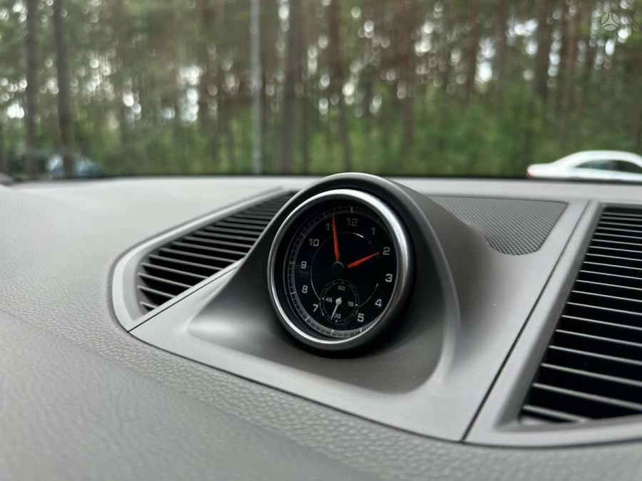 Melns Porsche Macan 2020 Viļņa, ar dzinēja tilpumu 3.00 L un nobraukumu 69 tūkst. km par 41000 €, foto 31 vietnē AUTOMOTO.COM.LV