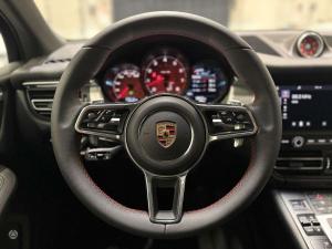 Melns Porsche Macan 2020 Viļņa, ar dzinēja tilpumu 3.00 L un nobraukumu 84 tūkst. km par 39999 €, foto 23 vietnē AUTOMOTO.COM.LV