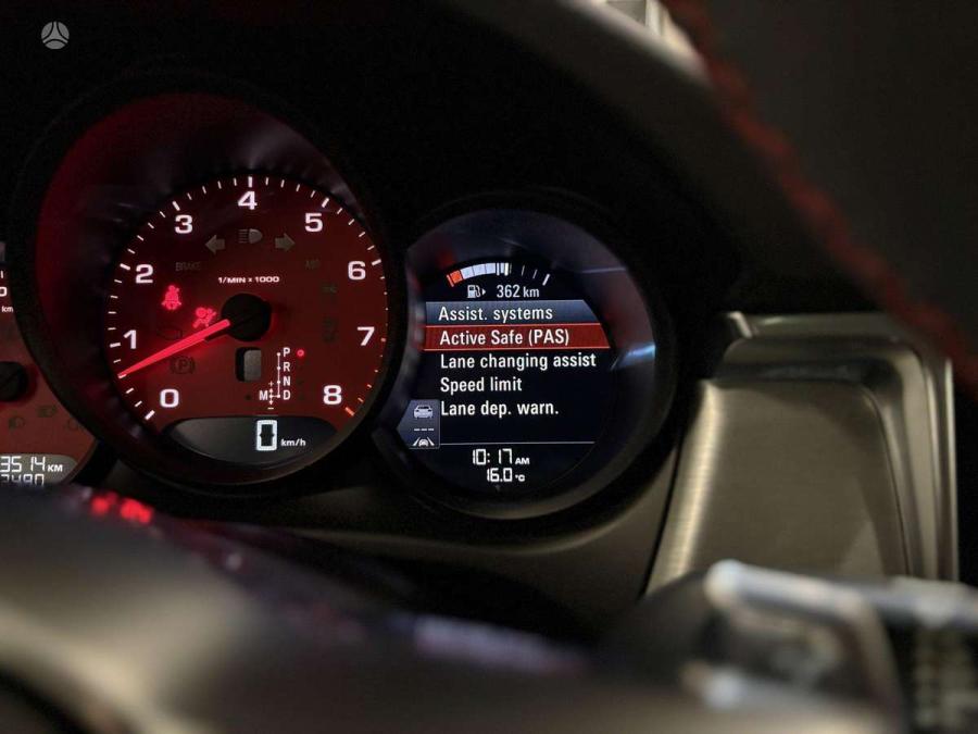Melns Porsche Macan 2020 Viļņa, ar dzinēja tilpumu 3.00 L un nobraukumu 84 tūkst. km par 39999 €, foto 25 vietnē AUTOMOTO.COM.LV