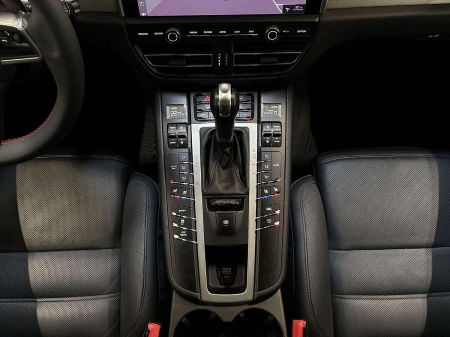 Melns Porsche Macan 2020 Viļņa, ar dzinēja tilpumu 3.00 L un nobraukumu 84 tūkst. km par 39999 €, foto 26 vietnē AUTOMOTO.COM.LV