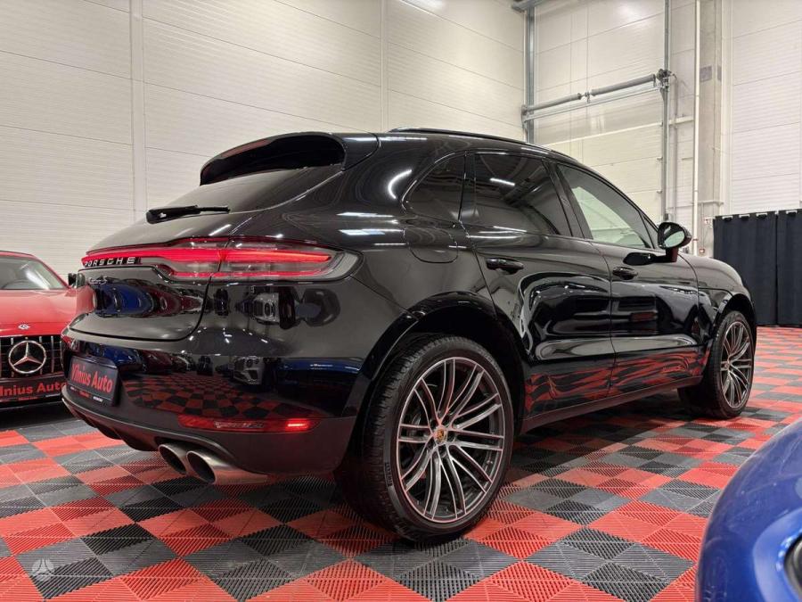Melns Porsche Macan 2020 Viļņa, ar dzinēja tilpumu 3.00 L un nobraukumu 84 tūkst. km par 40500 €, foto 5 vietnē AUTOMOTO.COM.LV