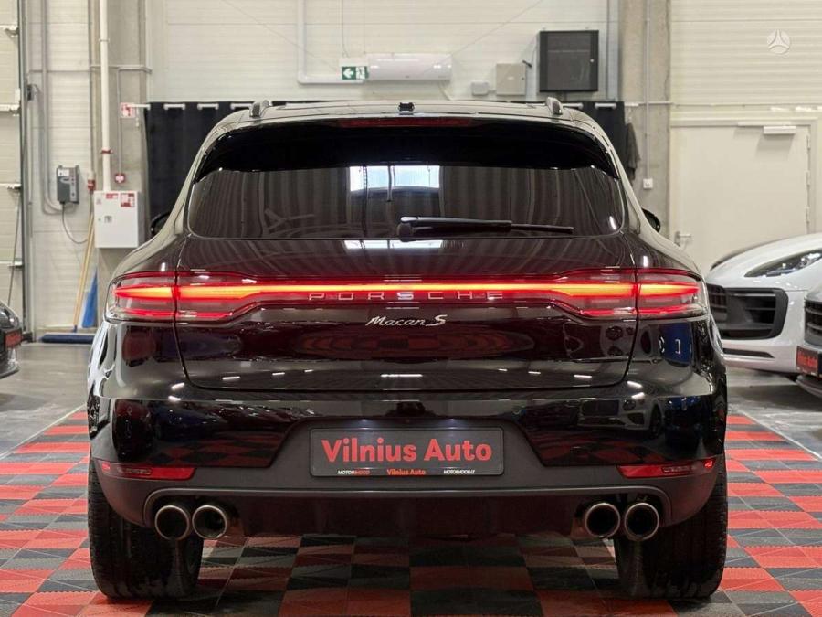 Melns Porsche Macan 2020 Viļņa, ar dzinēja tilpumu 3.00 L un nobraukumu 84 tūkst. km par 40500 €, foto 6 vietnē AUTOMOTO.COM.LV