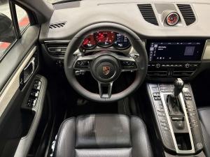 Melns Porsche Macan 2020 Viļņa, ar dzinēja tilpumu 3.00 L un nobraukumu 84 tūkst. km par 40500 €, foto 22 vietnē AUTOMOTO.COM.LV