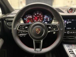 Melns Porsche Macan 2020 Viļņa, ar dzinēja tilpumu 3.00 L un nobraukumu 84 tūkst. km par 40500 €, foto 23 vietnē AUTOMOTO.COM.LV
