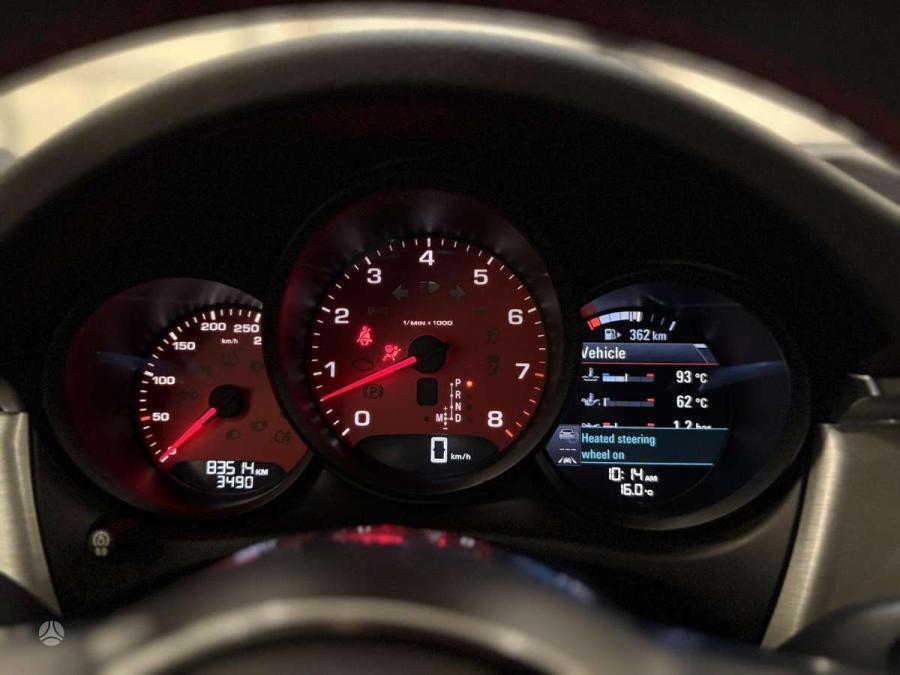 Melns Porsche Macan 2020 Viļņa, ar dzinēja tilpumu 3.00 L un nobraukumu 84 tūkst. km par 40500 €, foto 24 vietnē AUTOMOTO.COM.LV