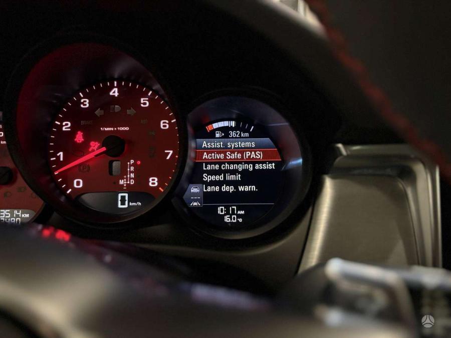Melns Porsche Macan 2020 Viļņa, ar dzinēja tilpumu 3.00 L un nobraukumu 84 tūkst. km par 40500 €, foto 25 vietnē AUTOMOTO.COM.LV