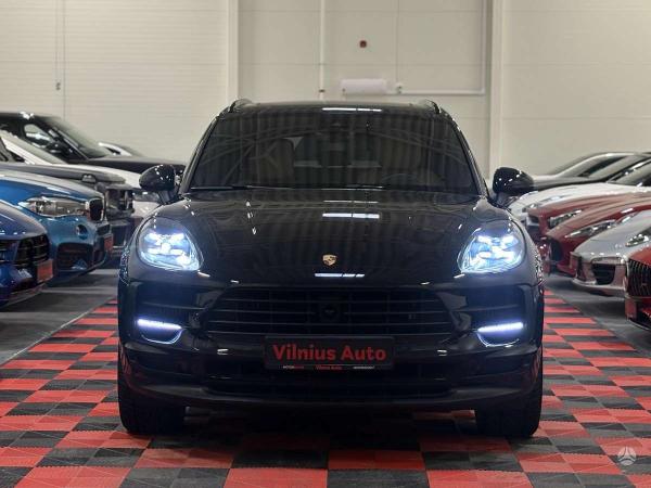 Melns Porsche Macan 2020 Viļņa, ar dzinēja tilpumu 3.00 L un nobraukumu 80 tūkst. km par 38990 €, foto 2 vietnē AUTOMOTO.COM.LV