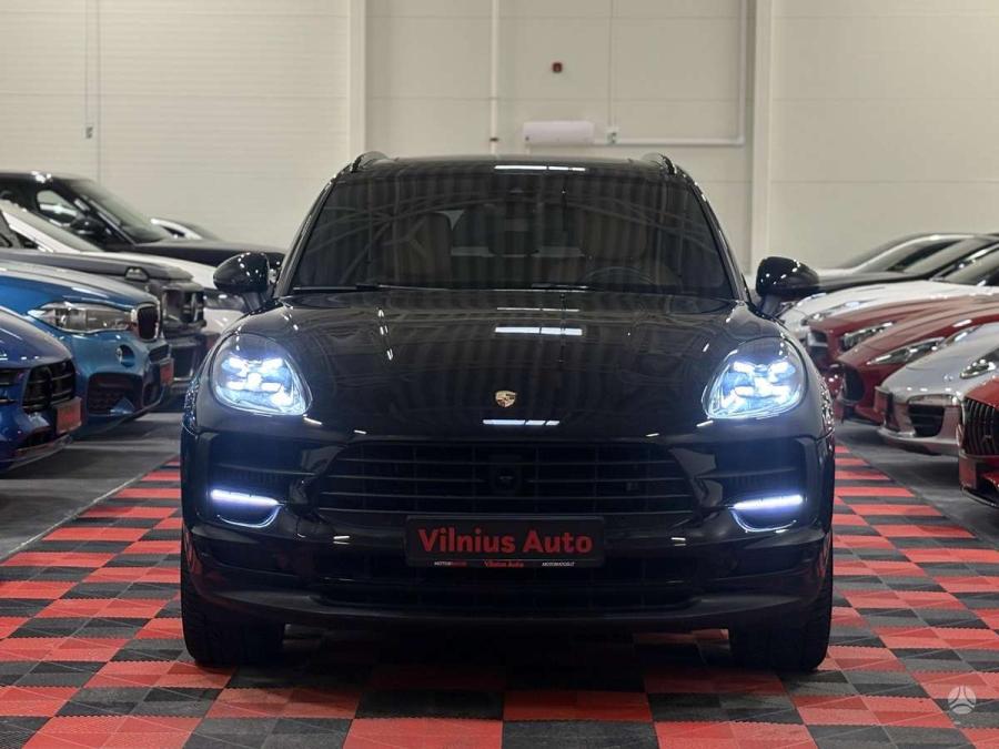 Melns Porsche Macan 2020 Viļņa, ar dzinēja tilpumu 3.00 L un nobraukumu 80 tūkst. km par 38990 €, foto 3 vietnē AUTOMOTO.COM.LV